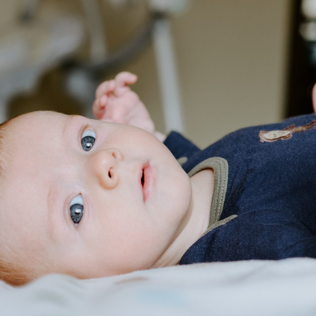 Tortícolis en bebés, como tratarla desde la fisioterapia - Viten